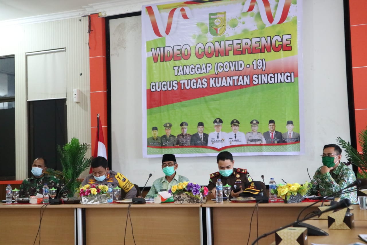 Bupati/Walikota se provinsi Riau Vidcon Bersama Gubernur Riau ...