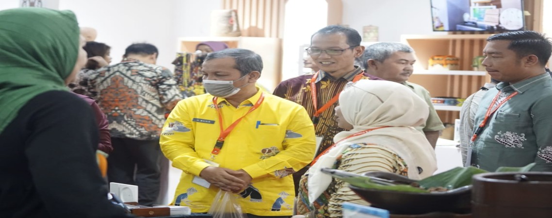 Hadiri Acara Indonesia Maju Expo 2023 Suhardiman Berharap Batik ...