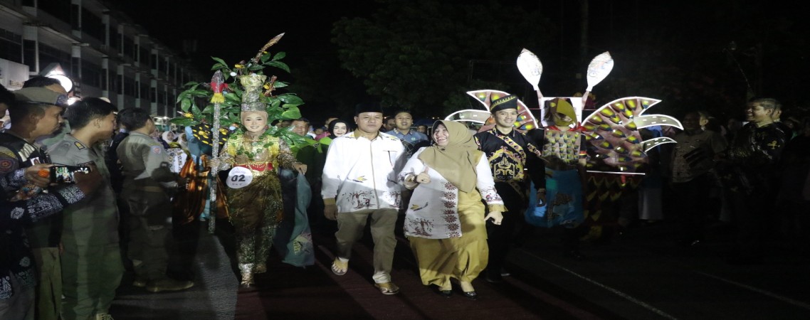 Batik Kuansing Carnival, Bupati Harapkan Ekonomi UMKM Batik Kuansing ...
